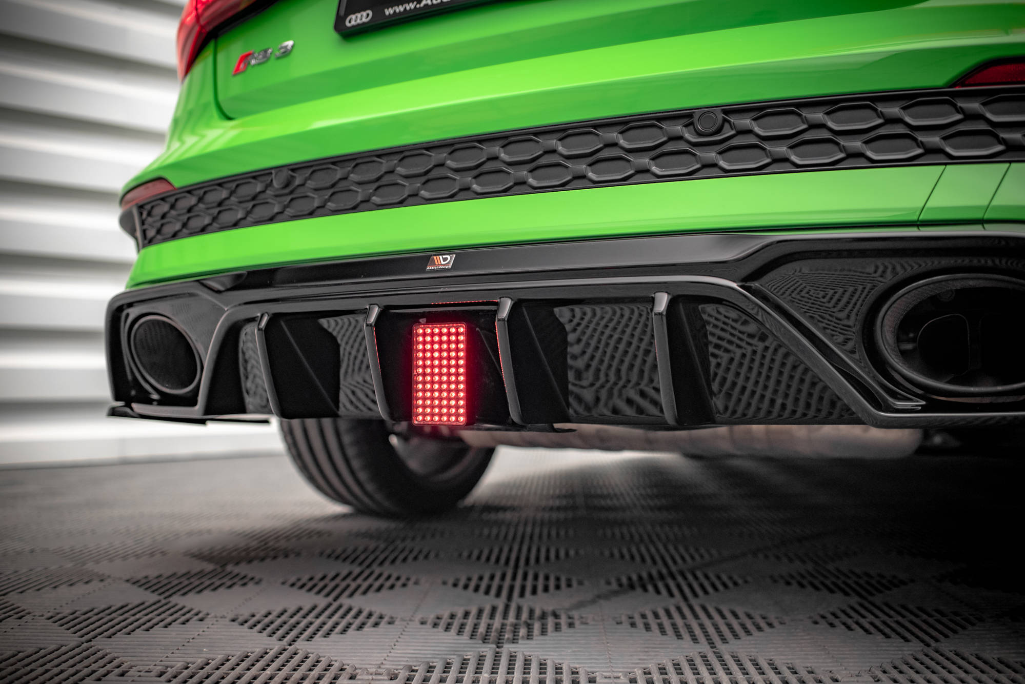 Audi RS3 8Y 2020+ LED Bromsljus till Maxton Diffuser V.1 Maxton Design ...